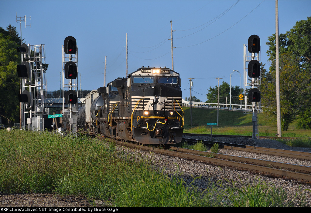 NS 4373